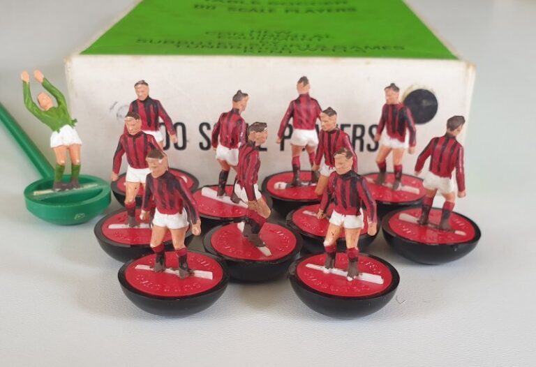 Vintage Subbuteo HW Team Ref. 57 - A.C. MILAN - Vintage Toys & Games